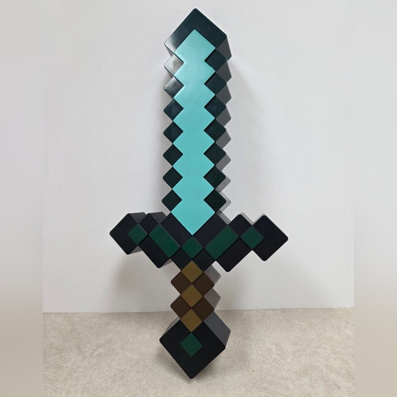 Paladone | Wall Decor | Officially Licensed Minecraft Light Up Diamond ...